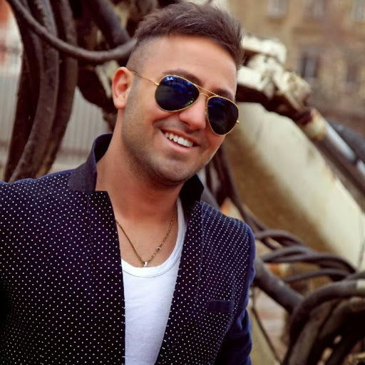 Hooman Shariki - ویرگول