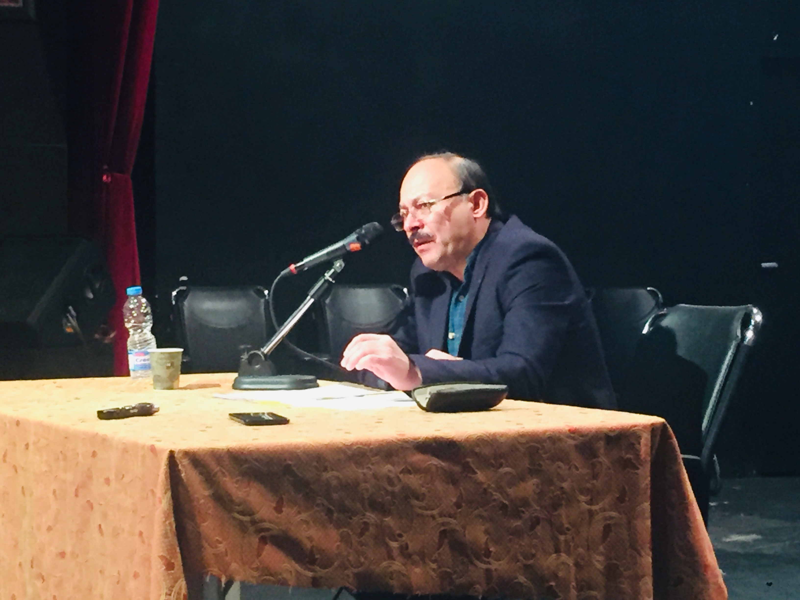 یک فیلم و هزاران حرف - ویرگول