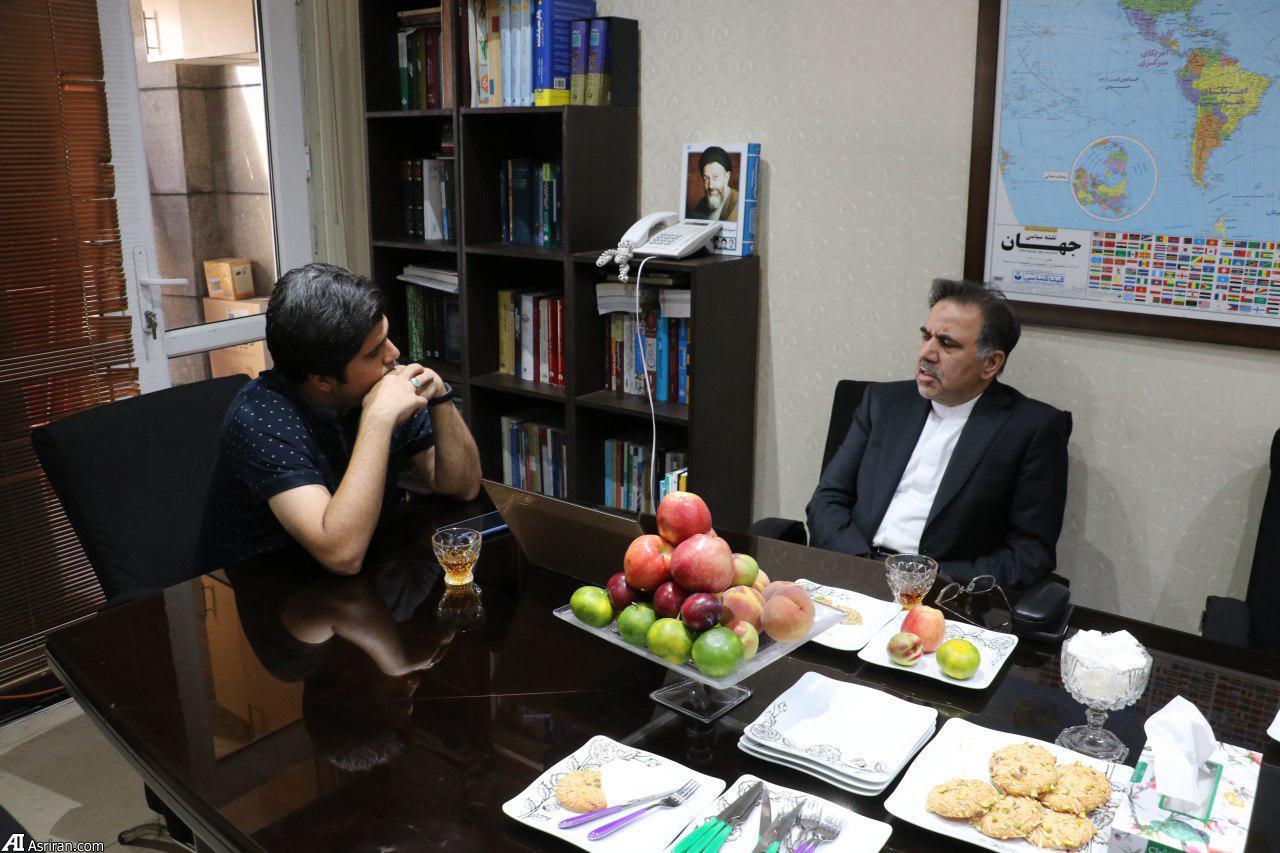 سیاست و پوستین وارونه - ویرگول